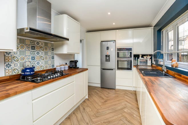 4 Bedroom Semi Detached House For Sale In Millstone Close South