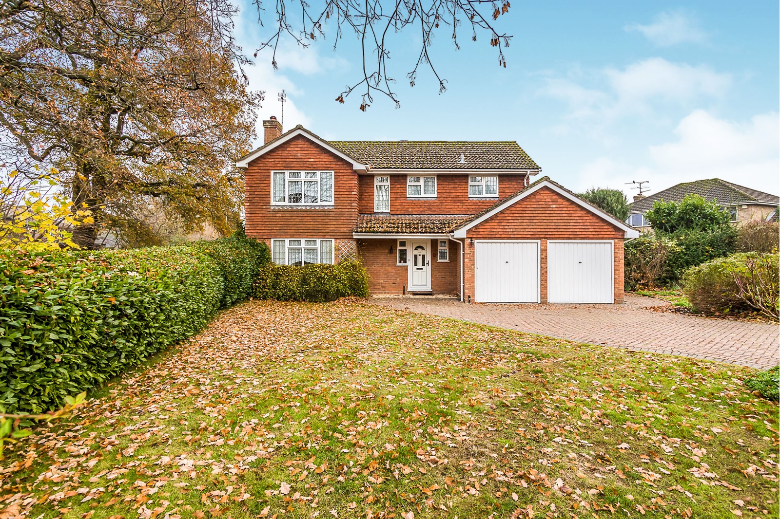 4 bedroom detached house for sale in Warbleton Road, Basingstoke, RG24 8RF