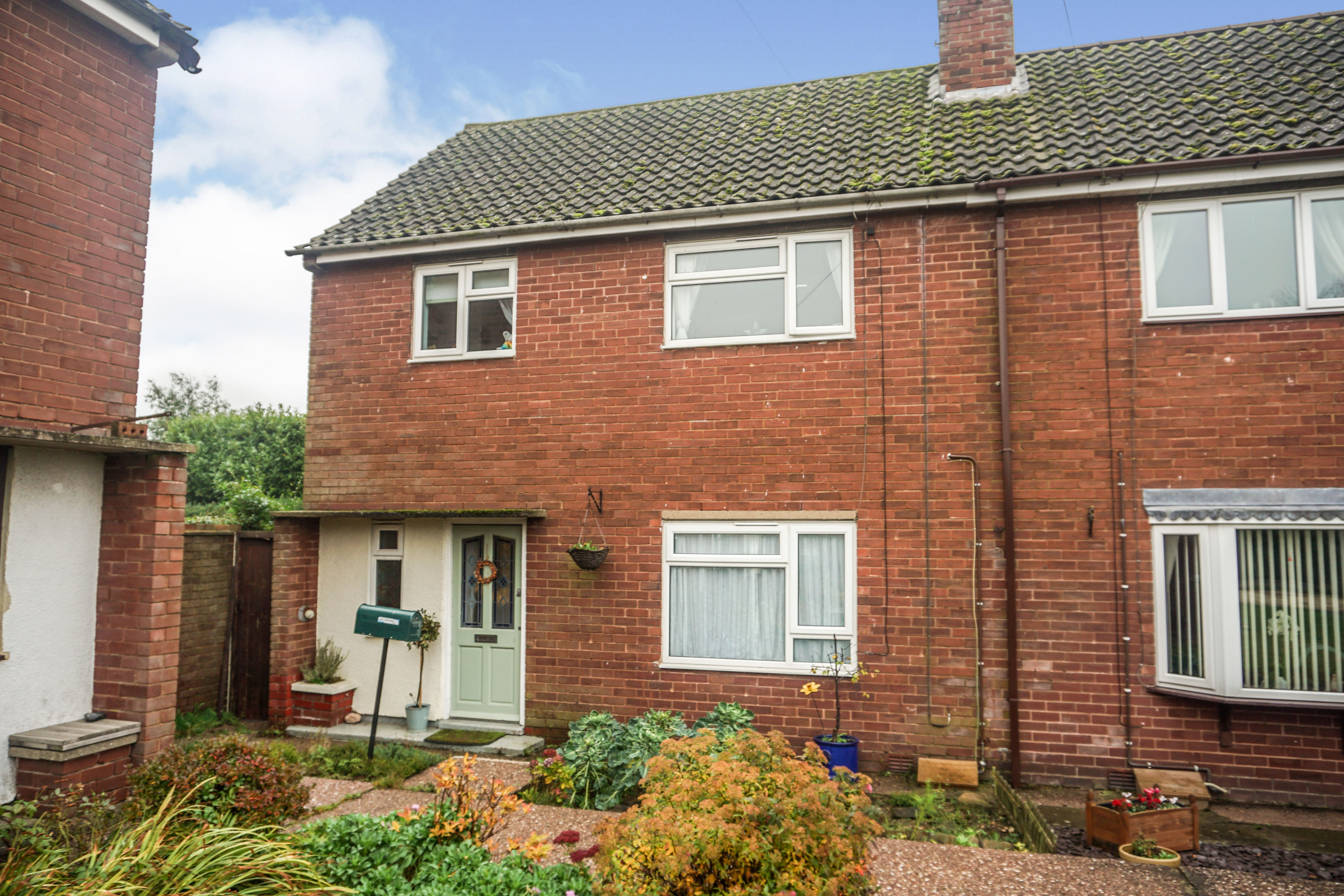 3 bedroom semi-detached house for sale in Clarks Crescent, Abbots ...