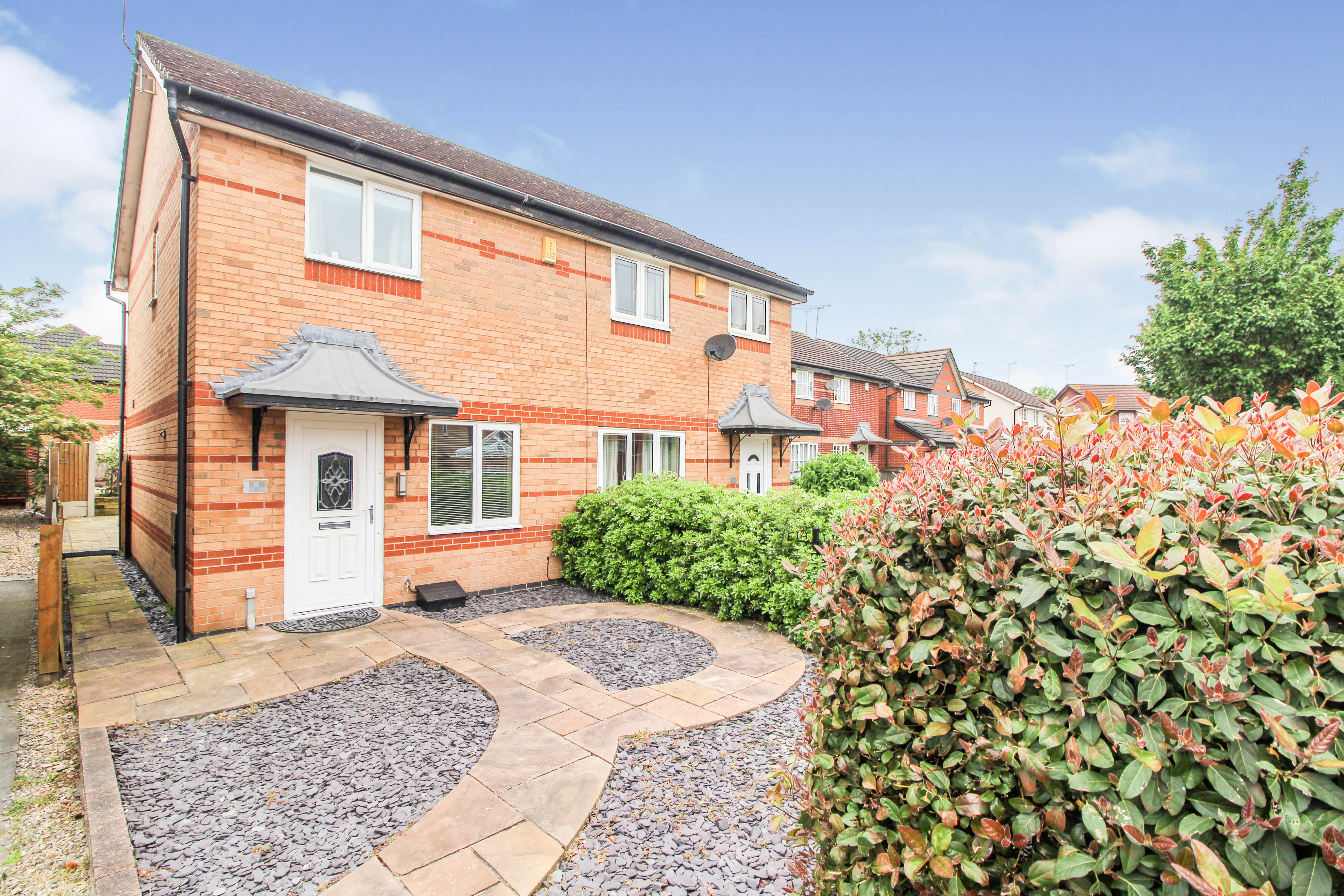 2 bedroom semi-detached house for sale in Kintyre Drive, Stenson Fields ...