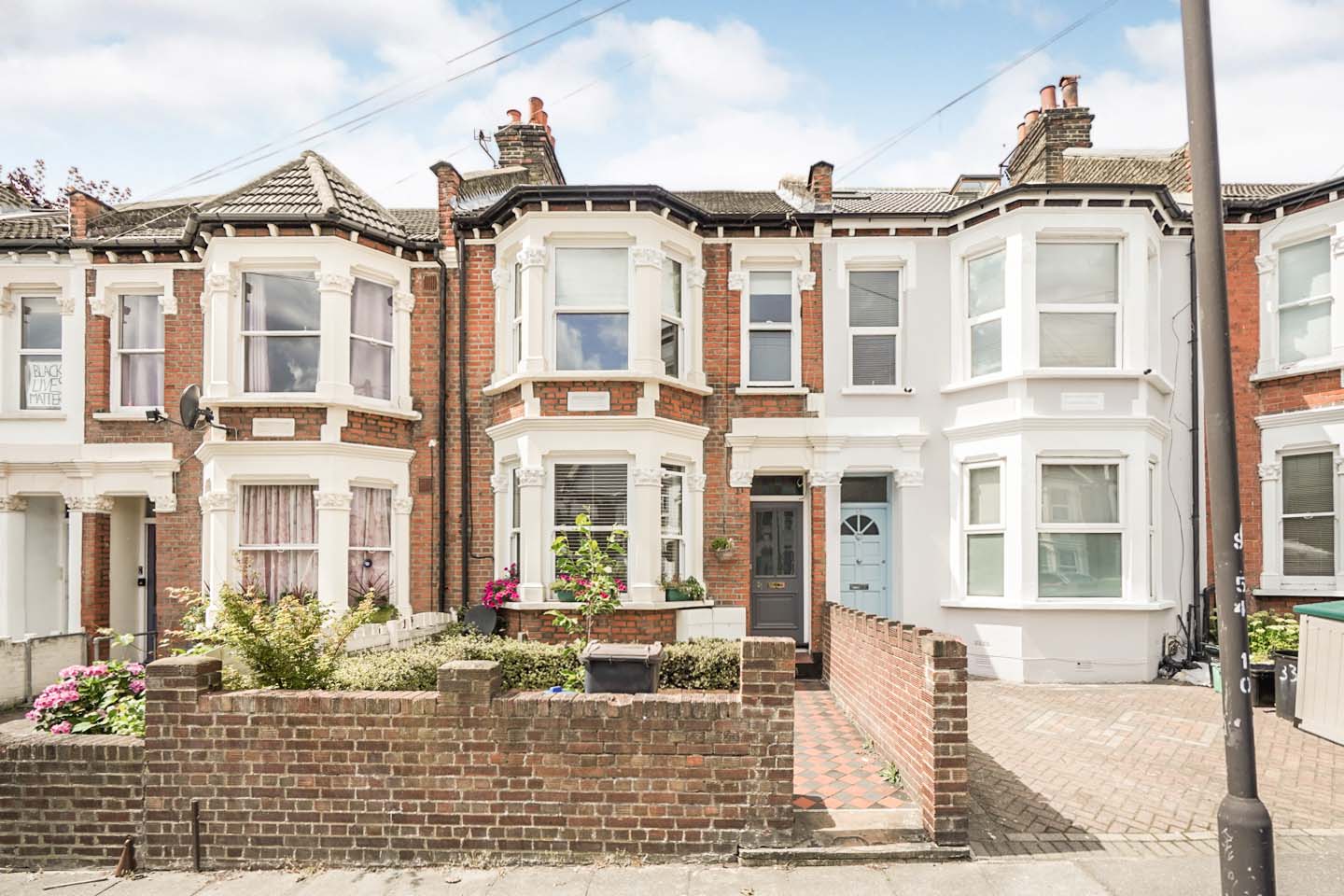 2 bedroom flat for sale in St Johns Road, London, SE20 7ED