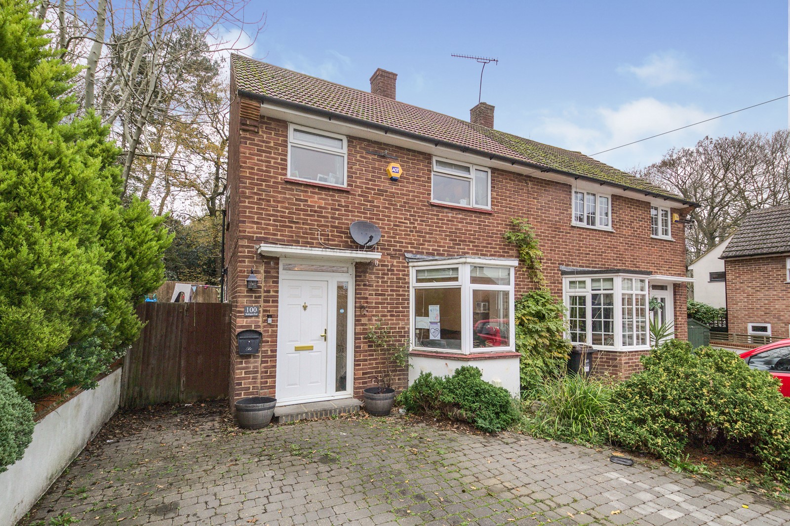 2 bedroom semi-detached house for sale in Beddington Road, Orpington, BR5 2TE