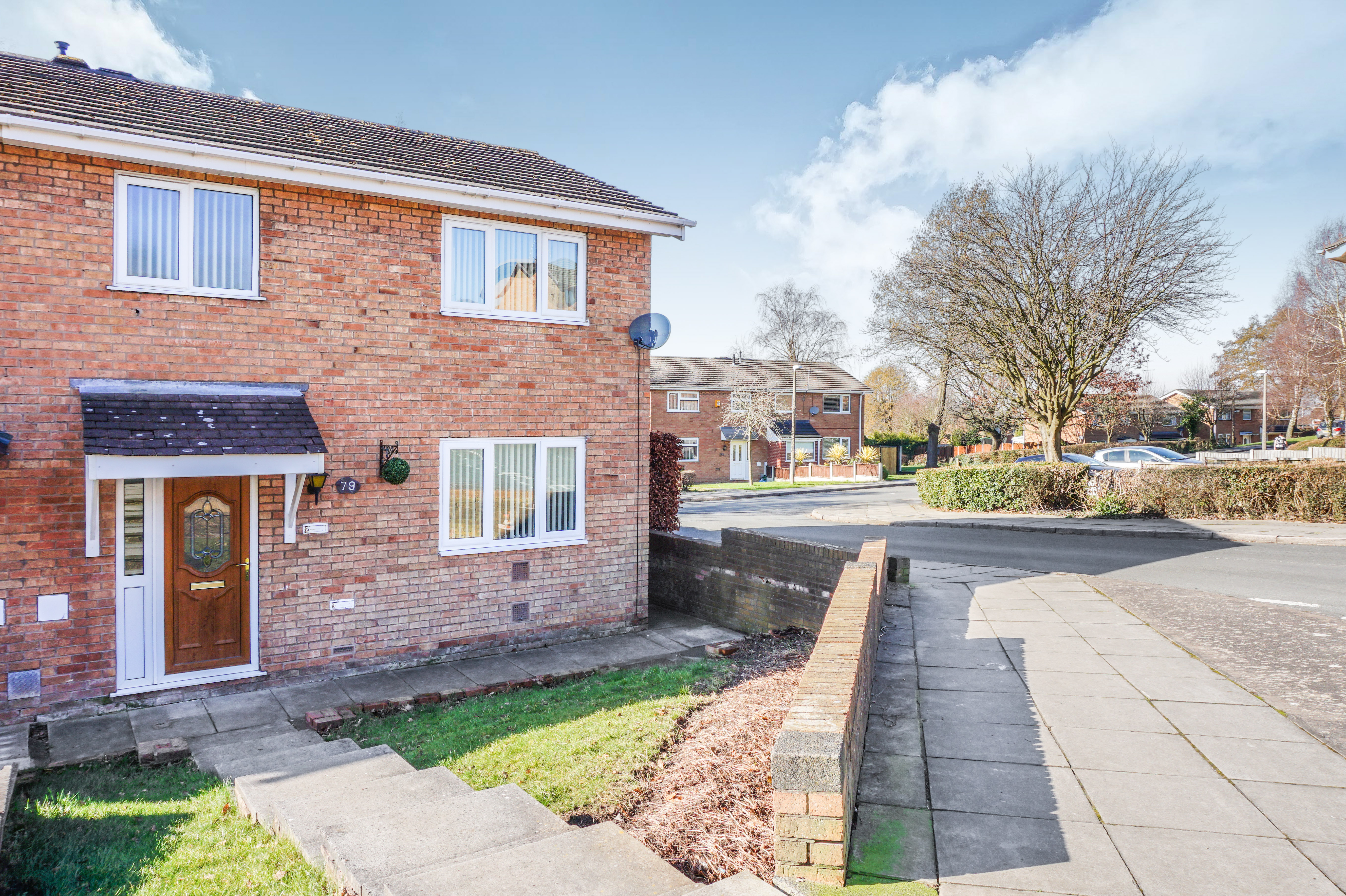 3 bedroom semi-detached house for sale in Manfield, Skelmersdale, WN8 6SU