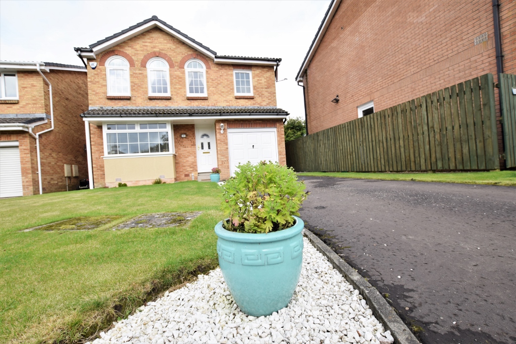 4 bedroom detached house for sale in General Roy Way, Carluke, ML8 4LP