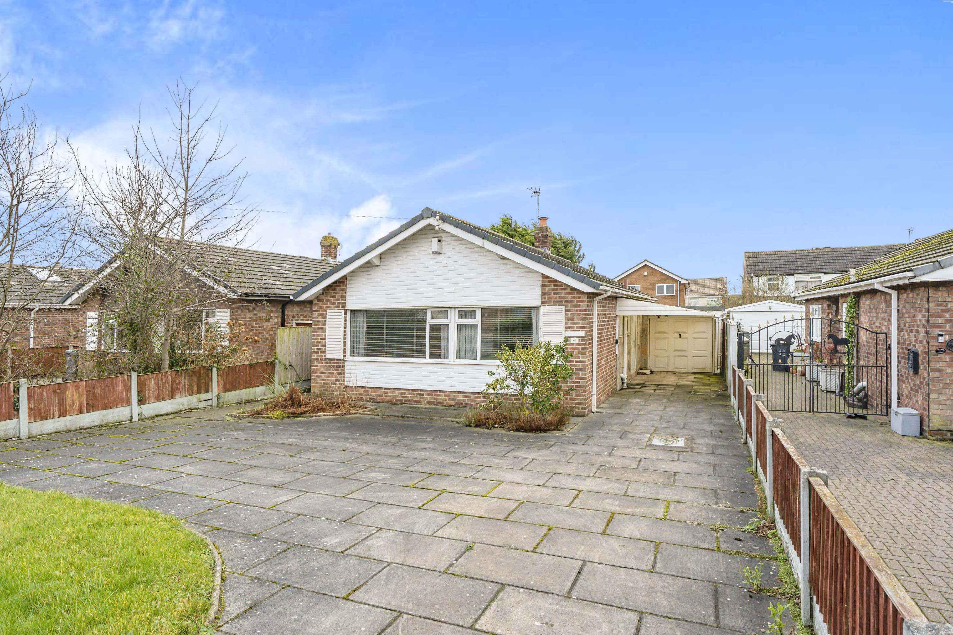 2 bedroom detached bungalow for sale in Cronton Lane, Widnes, WA8 5AW