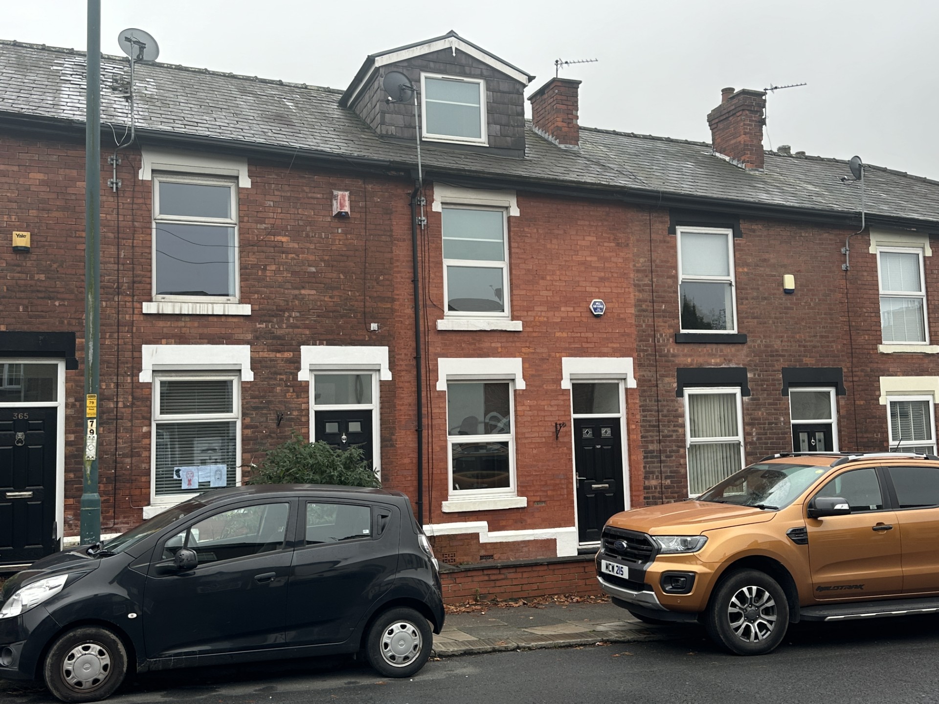 3 bedroom terraced house for sale in Stockport Road, Hyde, SK14 5RU