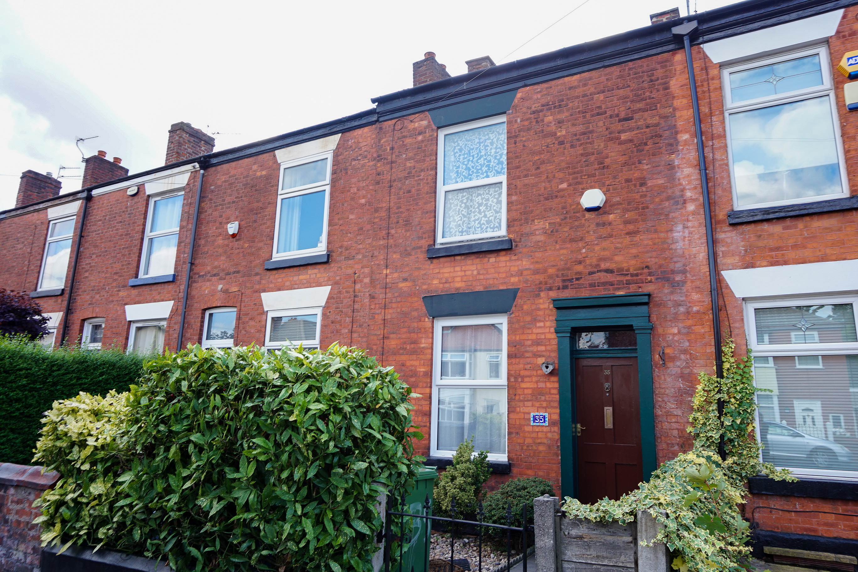 2 bedroom terraced house for sale in Greg Street, Reddish, SK5 7LB