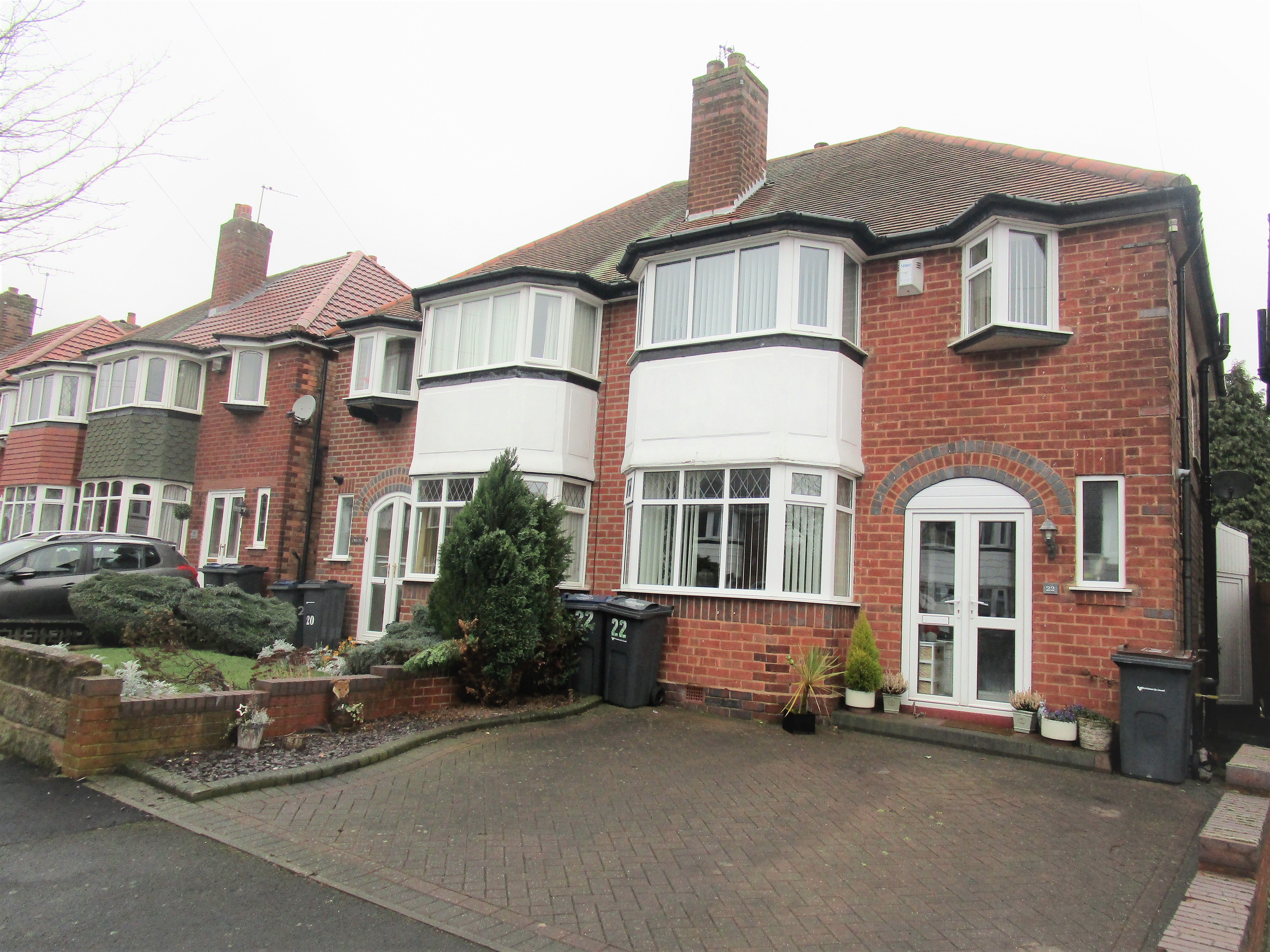 3 bedroom semi-detached house for sale in Farnol Road, Birmingham, B26 2AF