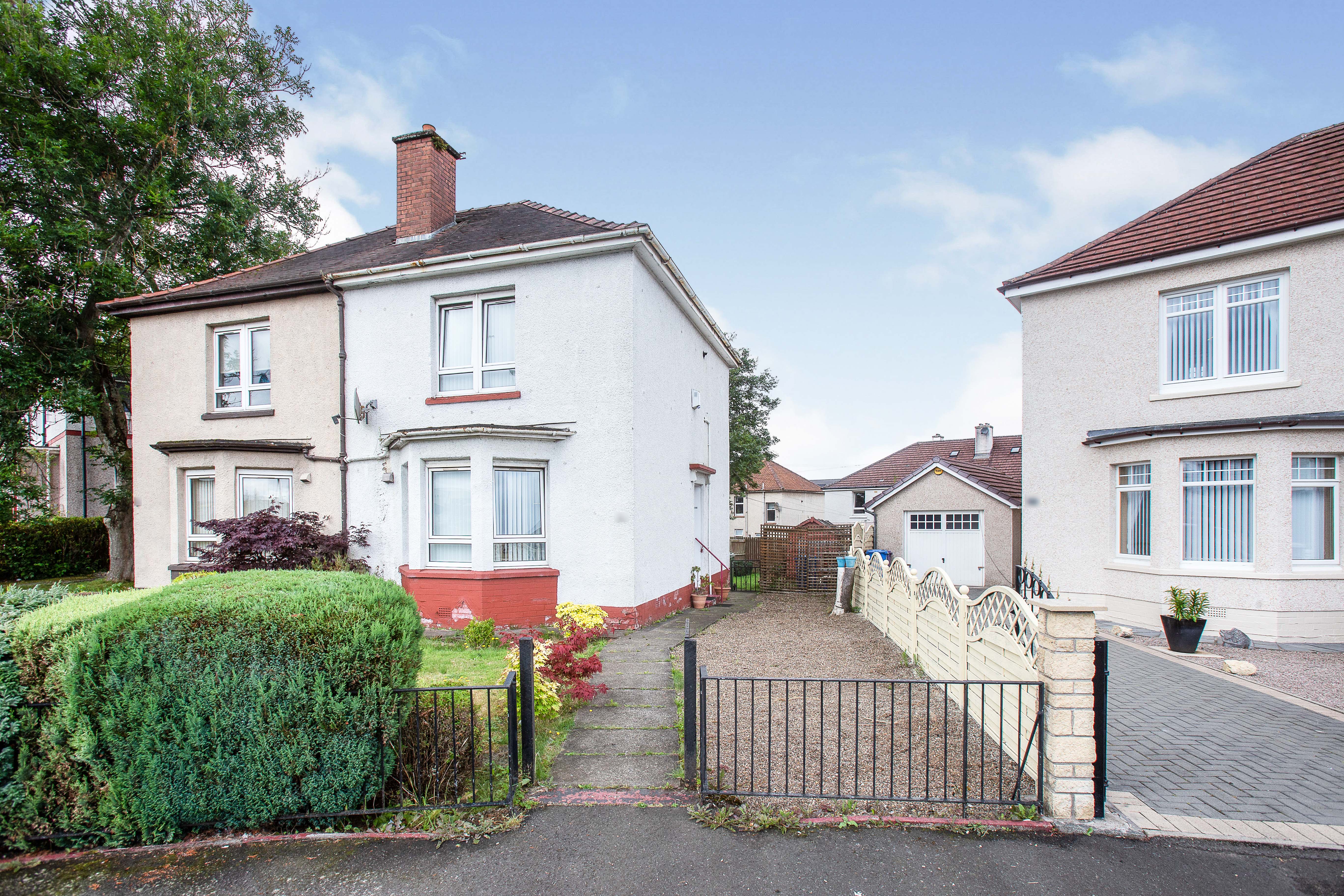2 bedroom semi-detached house for sale in Peat Road, Glasgow, G53 6DJ