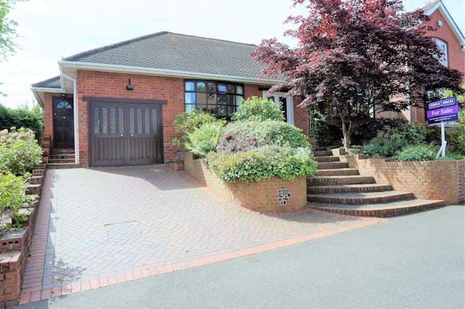 2 Bedroom Detached Bungalow For Sale In York Avenue Finchfield