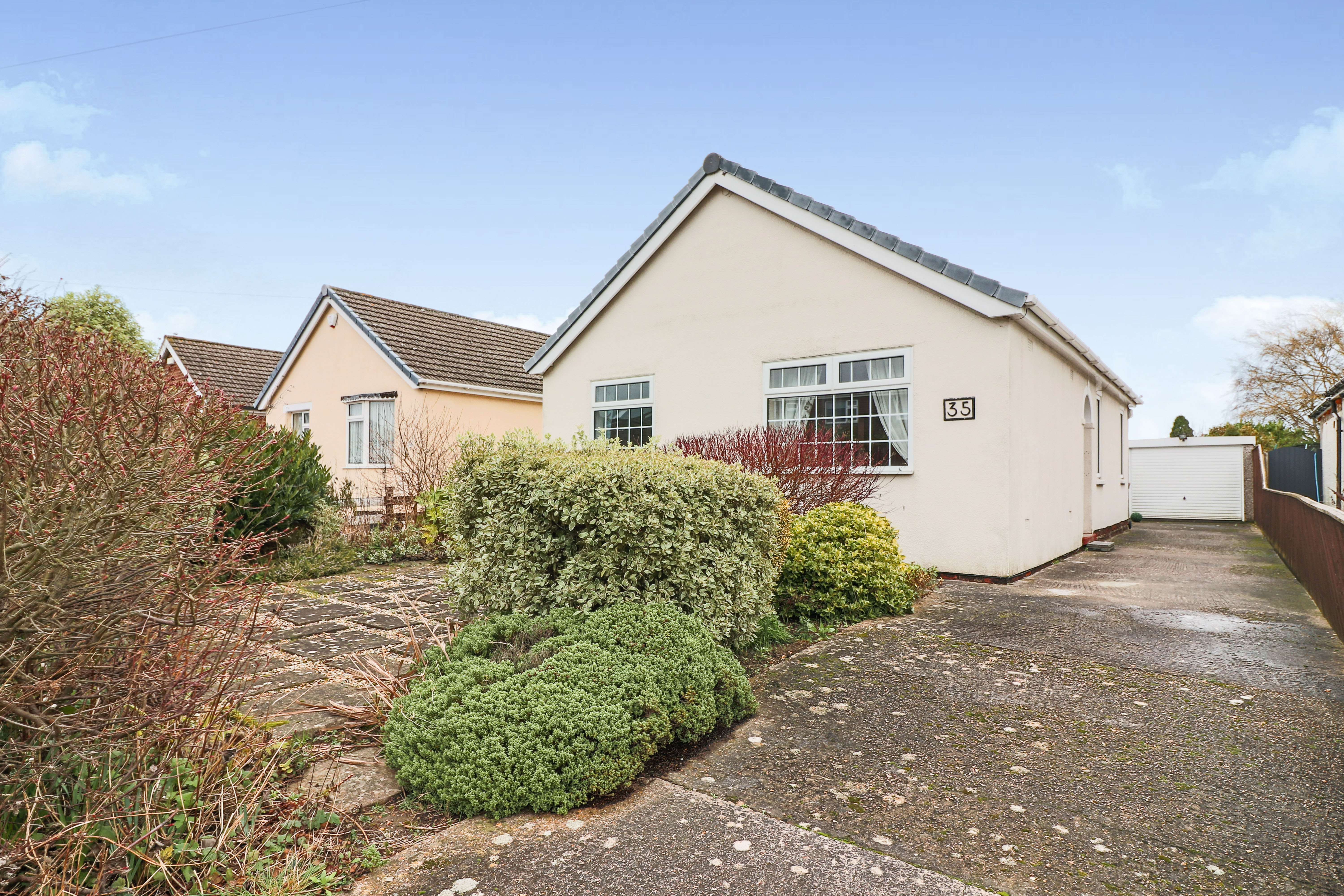 3 bedroom bungalow for sale in Eastfield Avenue, Scartho Grimsby, DN33 2PD