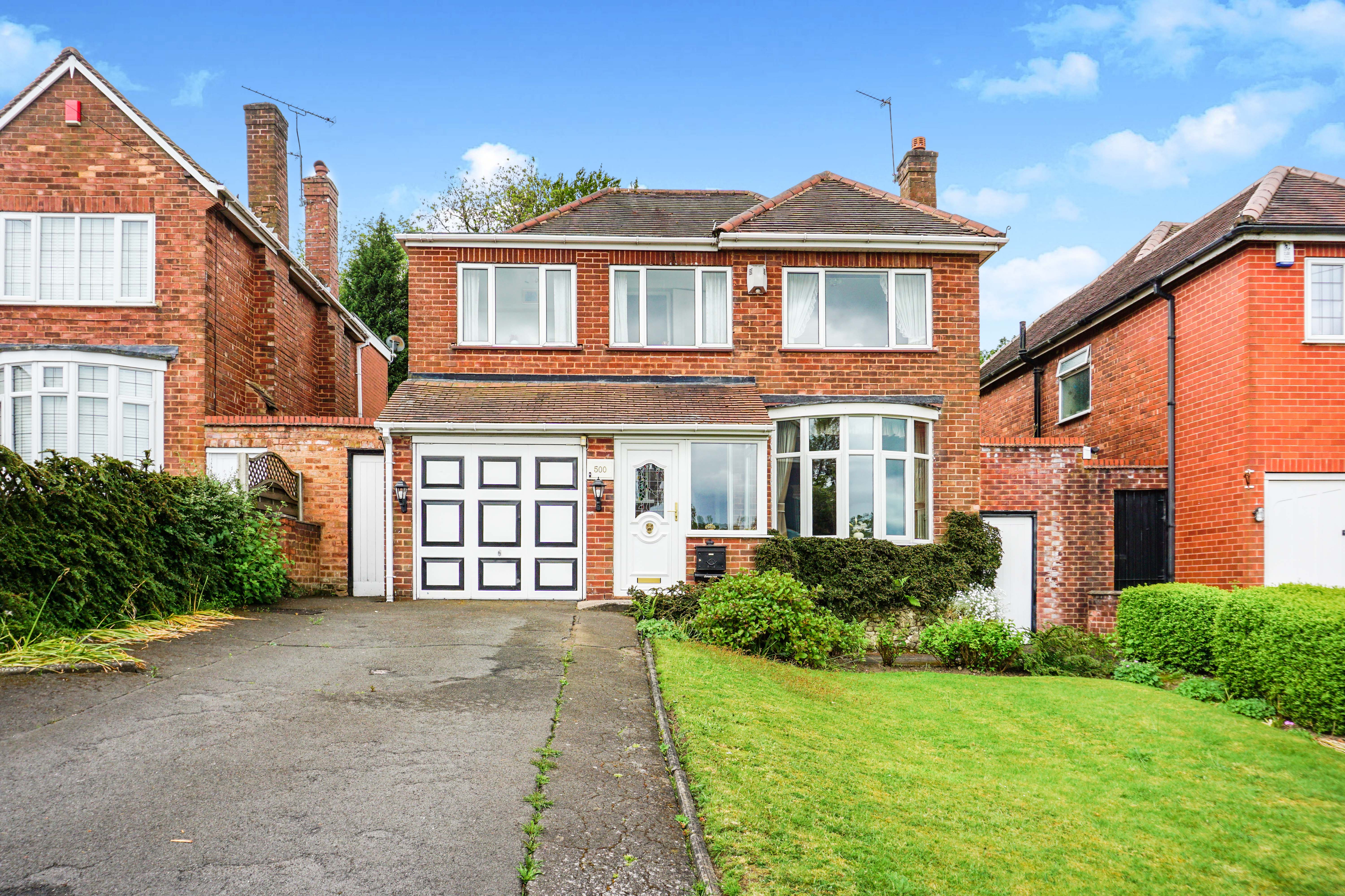 3 bedroom detached house for sale in Sutton Road, Walsall, WS5 3AY