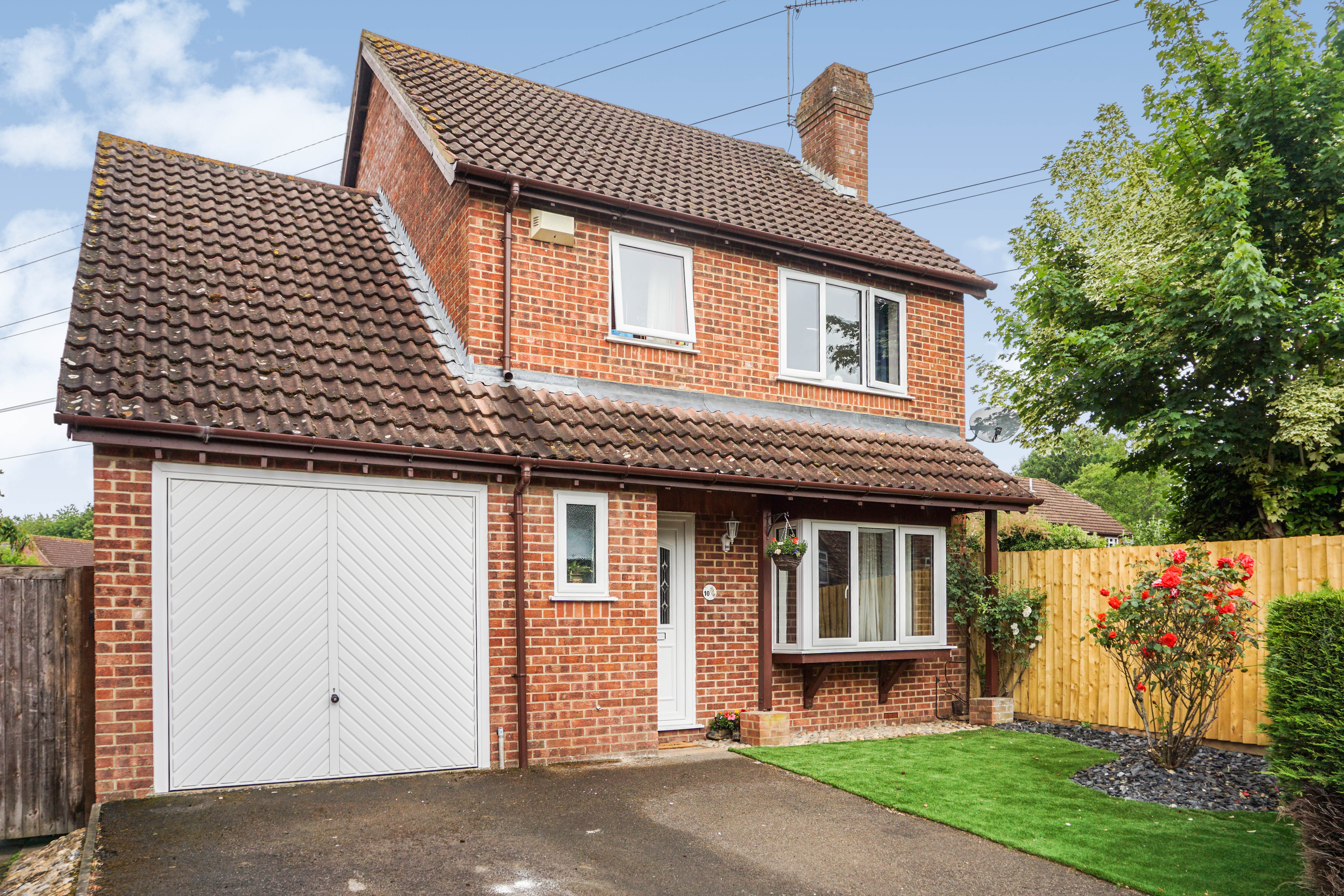 4 bedroom detached house for sale in Lark Close, Andover, SP10 5PD