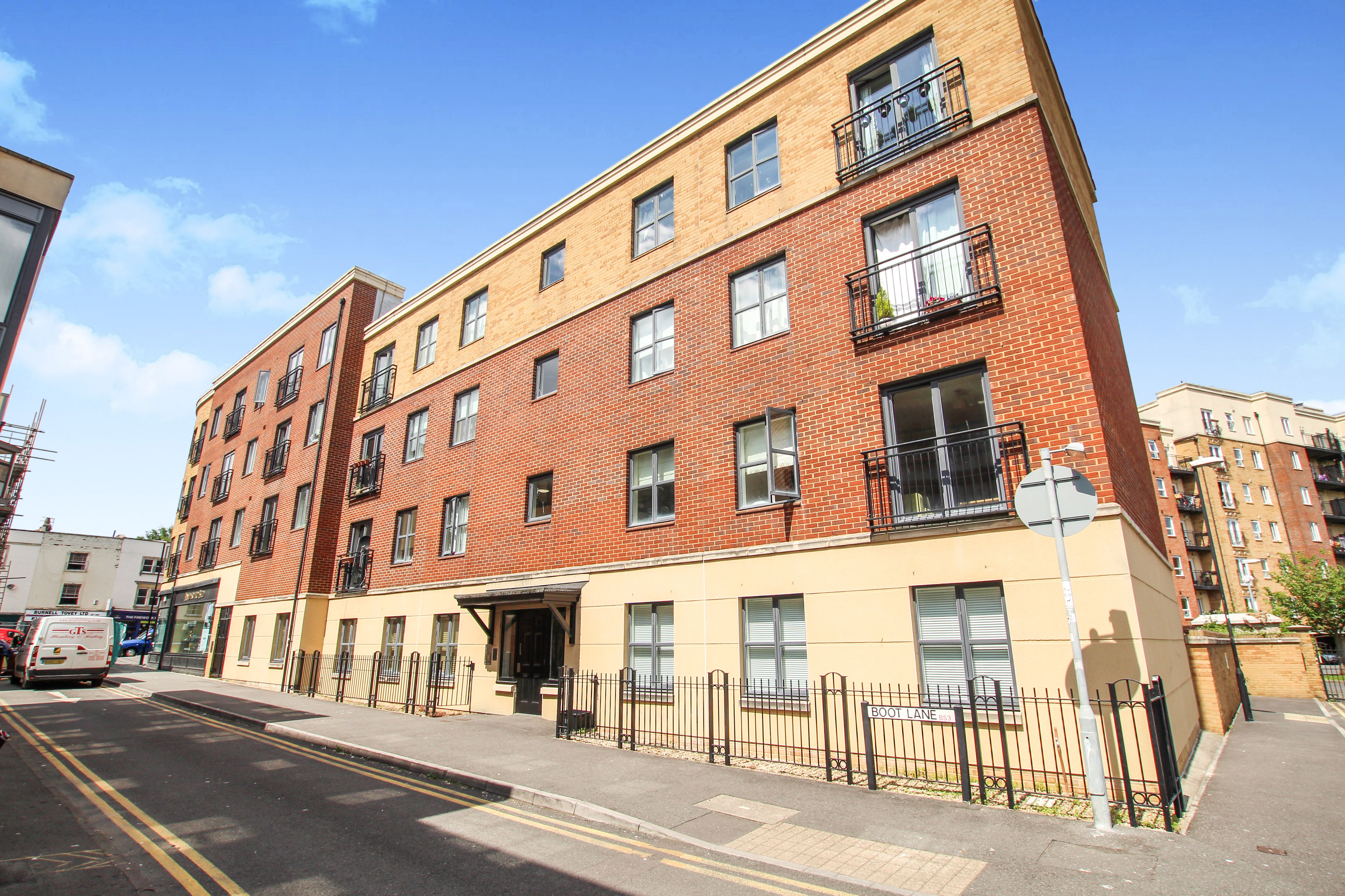 2 bedroom flat for sale in Boot Lane, Bedminster, BS3 4BU