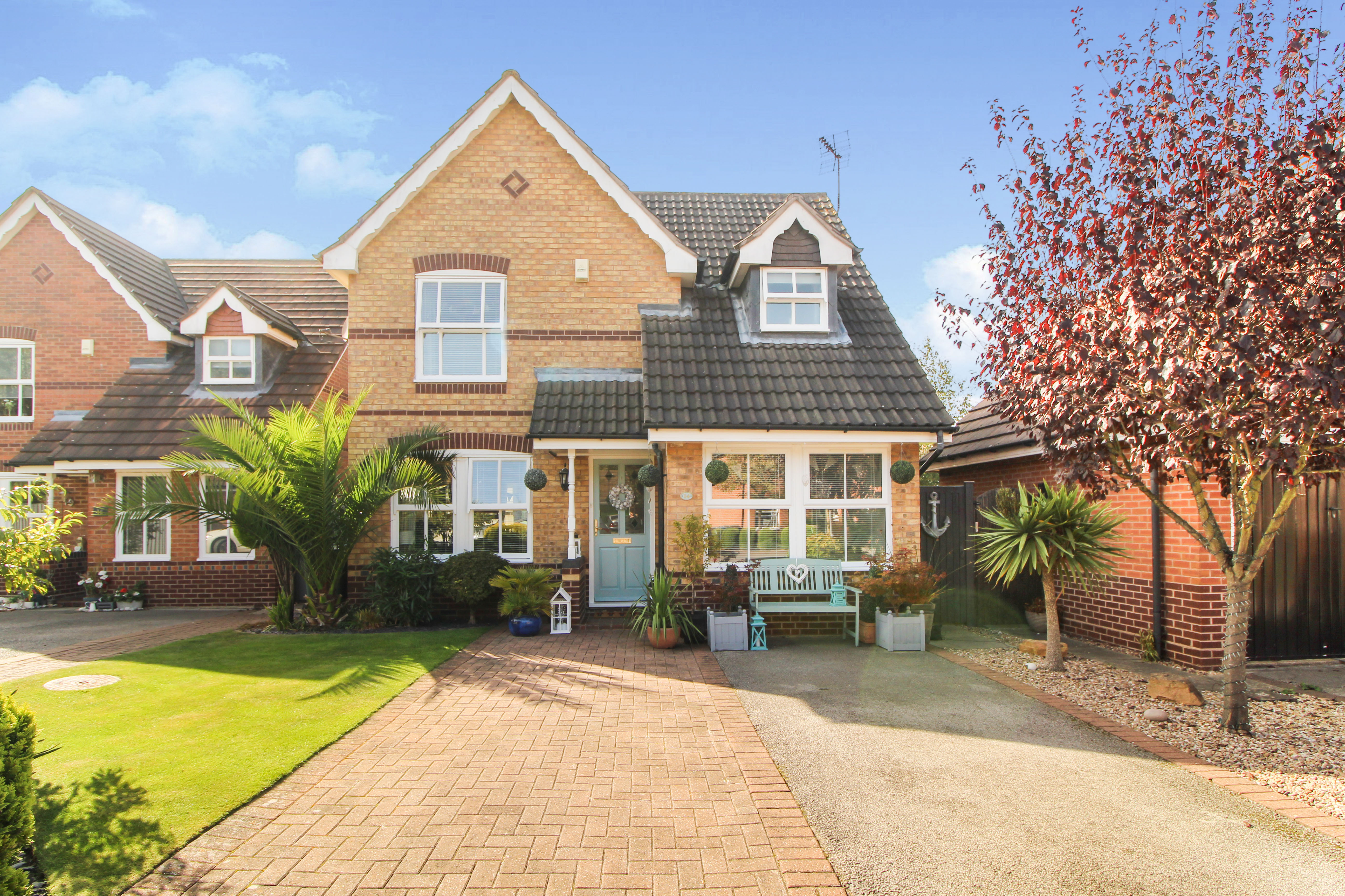 3 bedroom detached house for sale in Gillercomb Close, Gamston, NG2 6SE