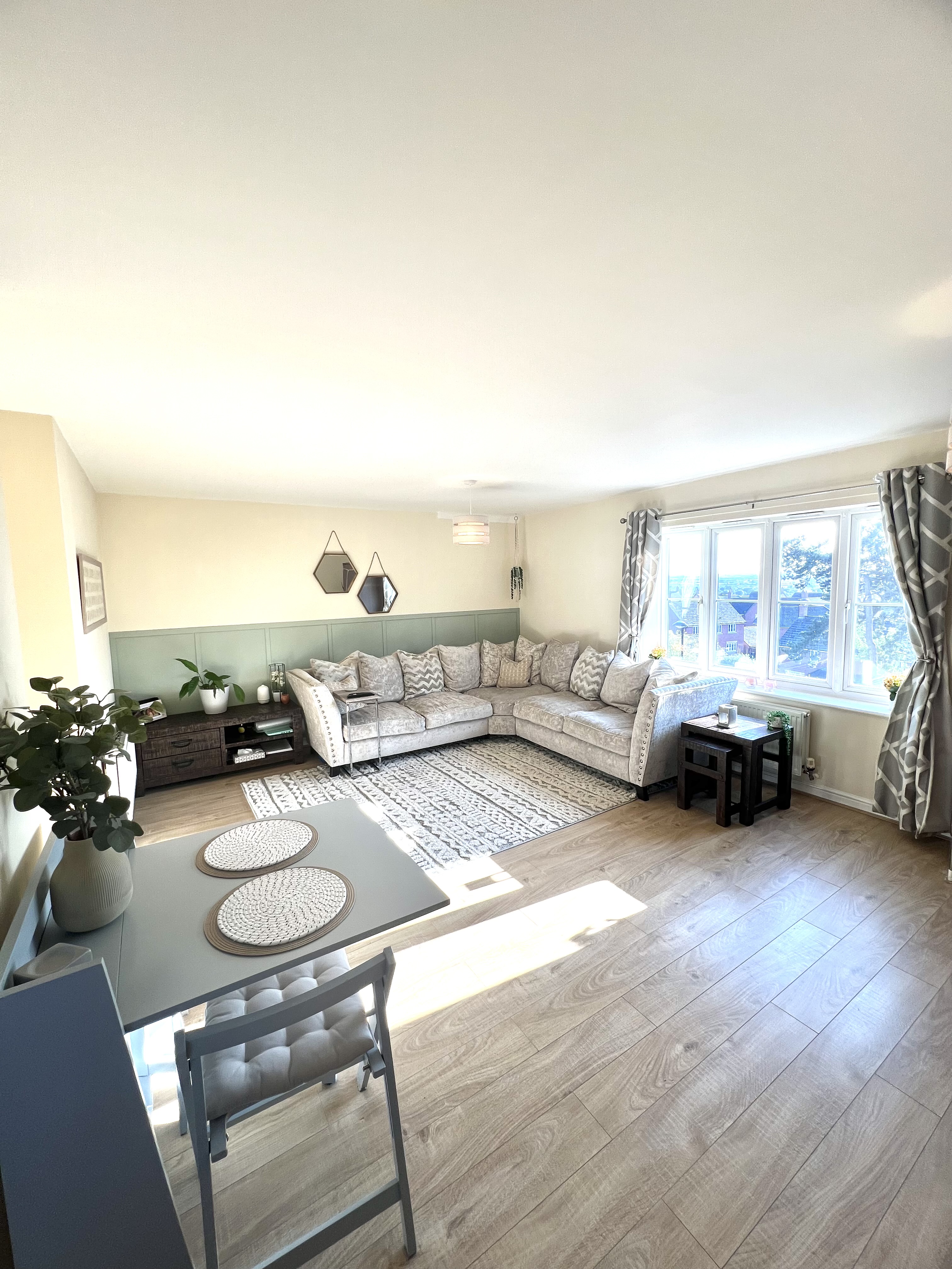 2 bedroom flat for sale in St. Crispin Drive, Northampton, NN5 4BL