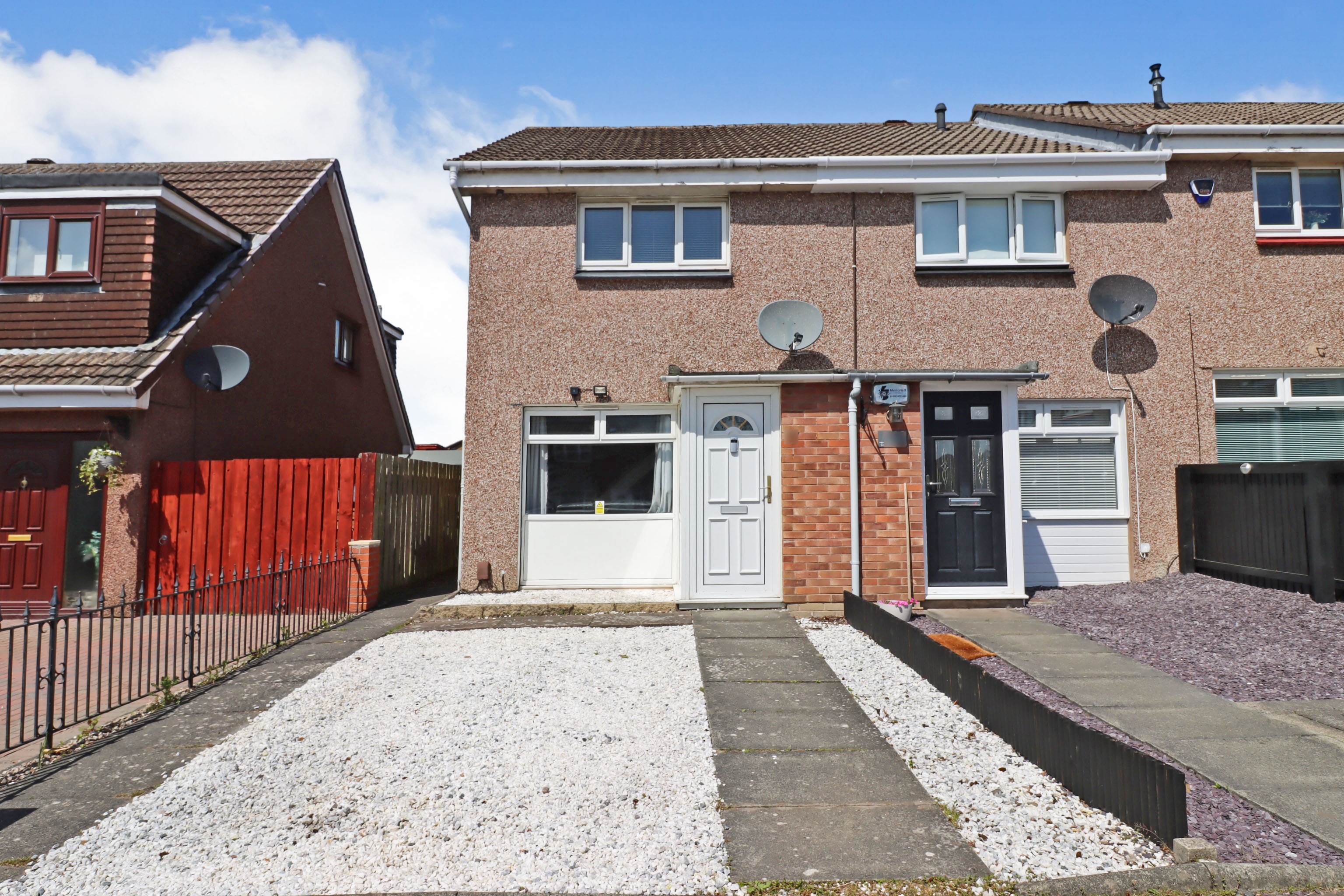 2 bedroom semi-detached house for sale in Carradale Gardens, Kirkcaldy ...